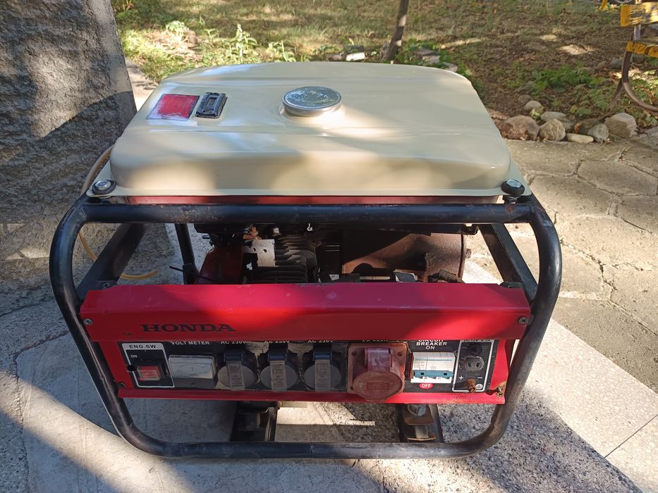 Бензинов четиритактов агрегат за ток honda 4,5 kW гр. София Зона Б-5-3 • OLX.bg