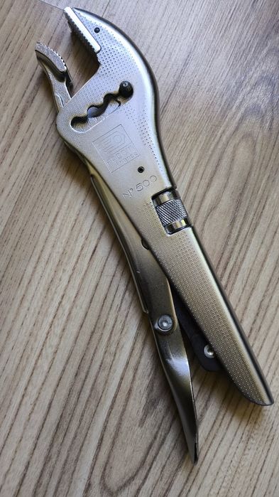 Клещи чирак (трета ръка) Facom 500 гр. Шумен Център • OLX.bg