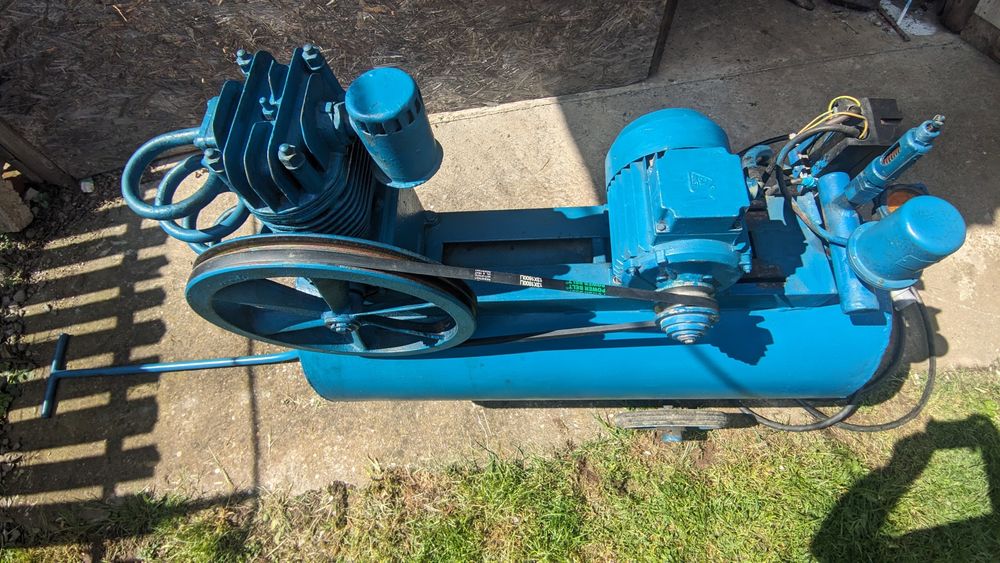 Compresor aer Ecr 350 Romanesc ( bijuterie din anii 90) Campina • OLX.ro