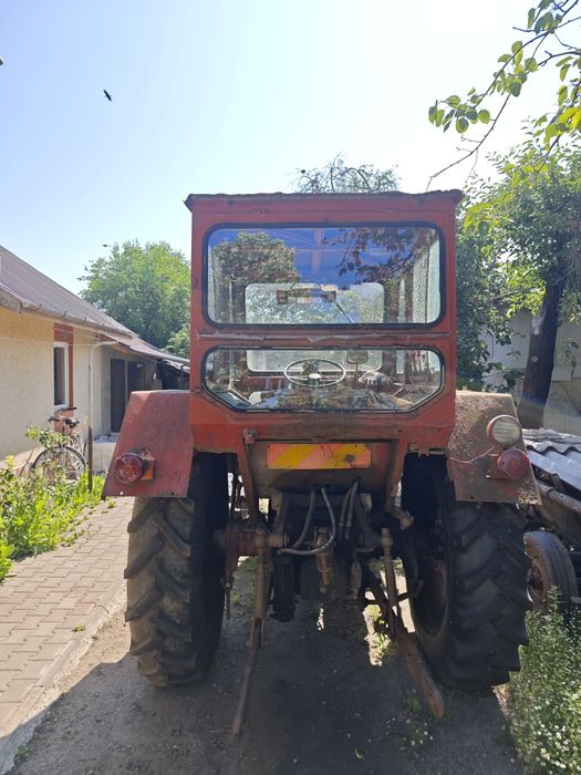 Vând Tractor U650+plug Bucuresti Sectorul 4 • OLX.ro