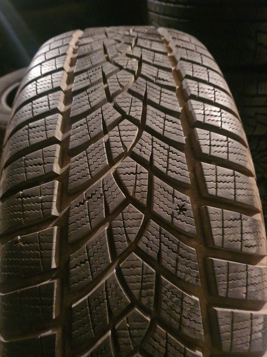 Anvelope 215 60 R16 IARNĂ 195 215 225 R17 45 50 60 R15 65 185 235 245 ...