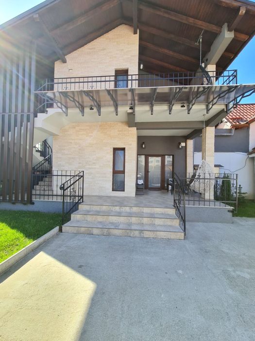 Casa cu 2 apartamente/curte privata- zona Craiter Brasov • OLX.ro