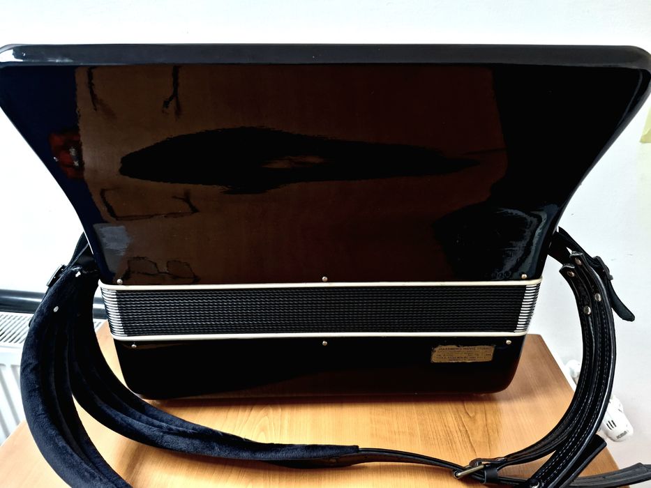 Acordeon 120 basi italian Moreschi Botosani • OLX.ro