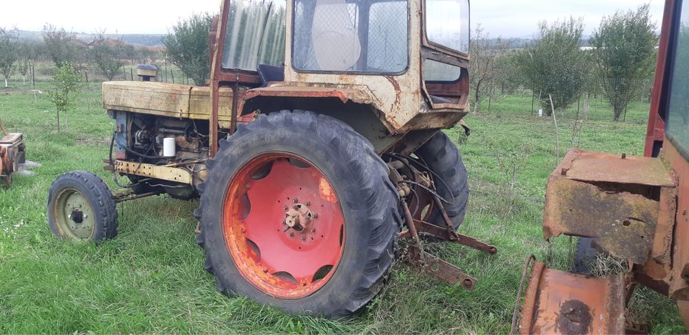 Vand tractor UTB u650 Oradea • OLX.ro