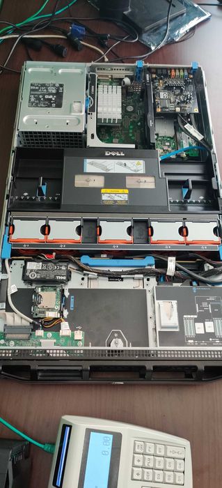 Dell poweredge r710 gen2 xeon 5680 4tb velociraptor Campulung • OLX.ro