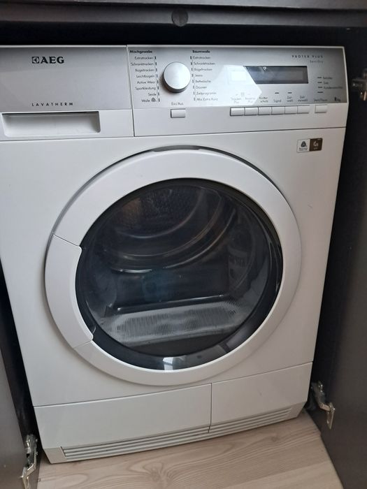 AEG Сушилня 8 килограма гр. Димитровград • OLX.bg