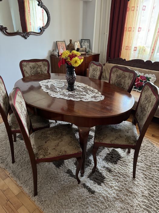 Vand mobila sufragerie veche din lemn de ciress Deva • OLX.ro