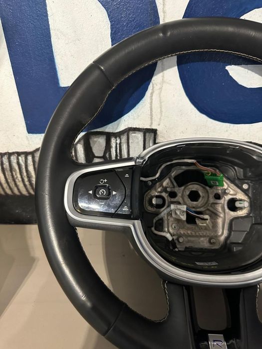 Volan cu incalzire Volvo XC60 XC90 R-Design 32227374 Baia • OLX.ro