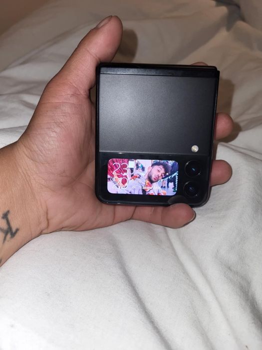 Samsung galaxy z flip 3 5g Popoveni • OLX.ro