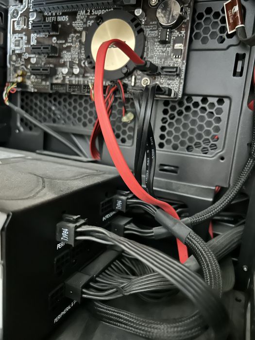 Vand sistem pc Zalman Z3, kit i7 4790 k, sursa Corsair RM 850 x, ssd ...