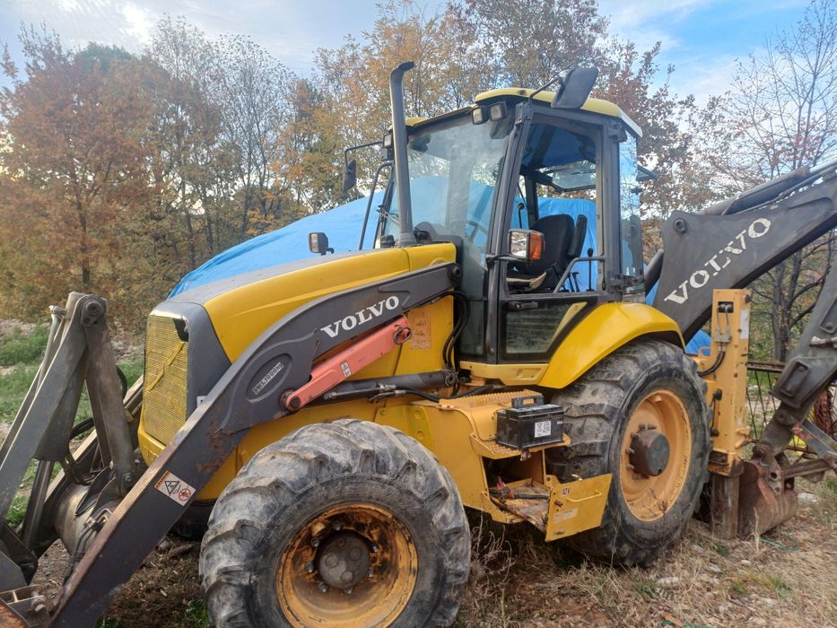 Buldoexcavator Volvo bl71 2004 !nu fac schimburi! Novaci • OLX.ro
