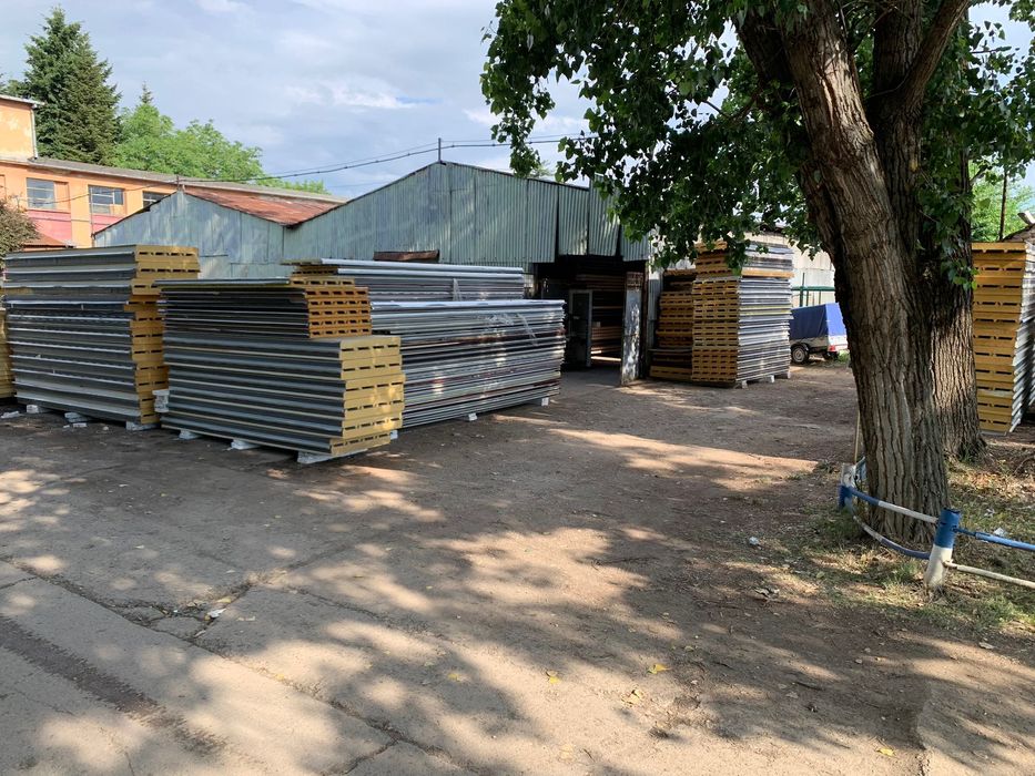 Panouri Sandwich Termoizolante Acoperis Perete Cal 1 / Cal 2 Timisoara Caransebes • OLX.ro