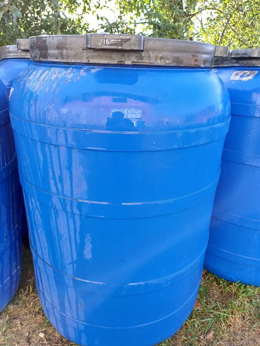 Butoi plastic 200l Ucea • OLX.ro