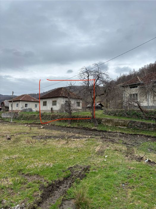 Vând casă și teren în Munteni, comuna Bulz ( Bihor) cu ieșire la DJ ...