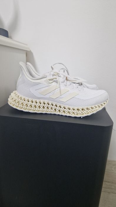 Adidasi adidas noi Reghin • OLX.ro