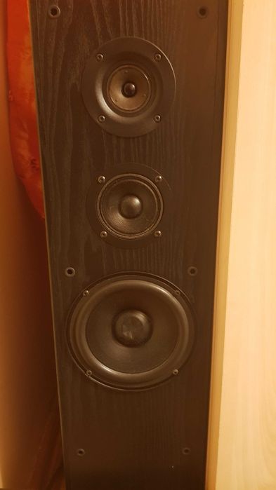 Boxe de podea tip coloana Jamo Studio 160 Cluj-Napoca • OLX.ro