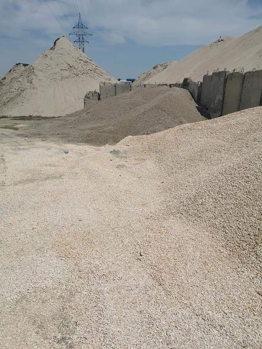 Nisip Pietriș Balastru Pamant negru Amestec beton + transport Murfatlar ...