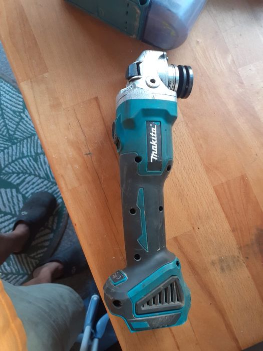Flex Makita cu defect Bucuresti Sectorul 6 • OLX.ro
