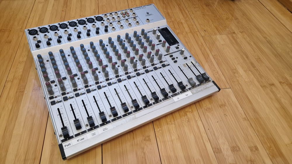 OCAZIE! Mixer audio Behringer MX2004A Roman • OLX.ro