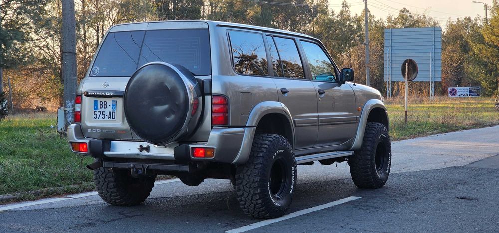 Nissan Patrol Y61 4x4 an 2002 AUTOUTILITARA Arad • OLX.ro