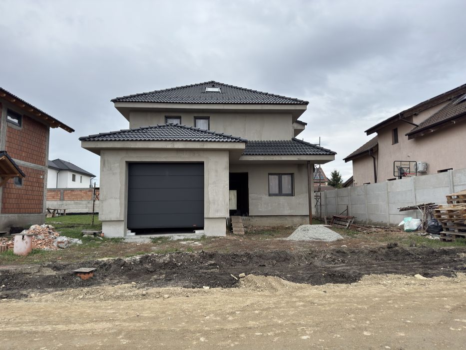 Vand casa zona Obor Sibiu • OLX.ro