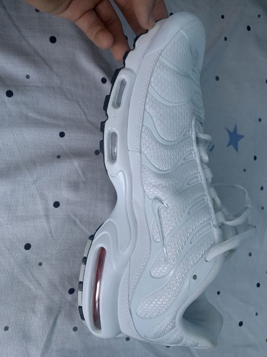 Adidasi nike tn albi Gugesti • OLX.ro