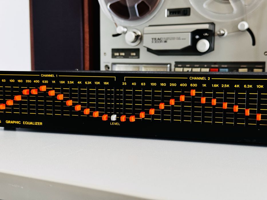 Egalizator EQ MONARCH MEQ15S,15 benzi pe canal-25-16000 Hz,sunet fidel ...