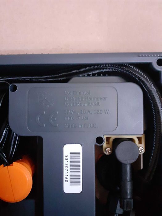 Compresor umflat roti,spuma,kit reparatie pana,marca CONTINENTAL Deva ...