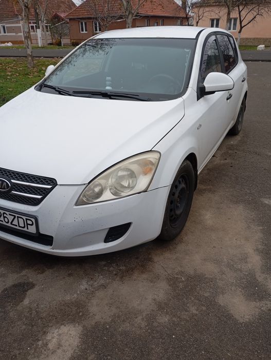 Vind urgent KIA ceed an 2008 motor 1.4 benzina și gaz Sannicolau Mare • OLX.ro