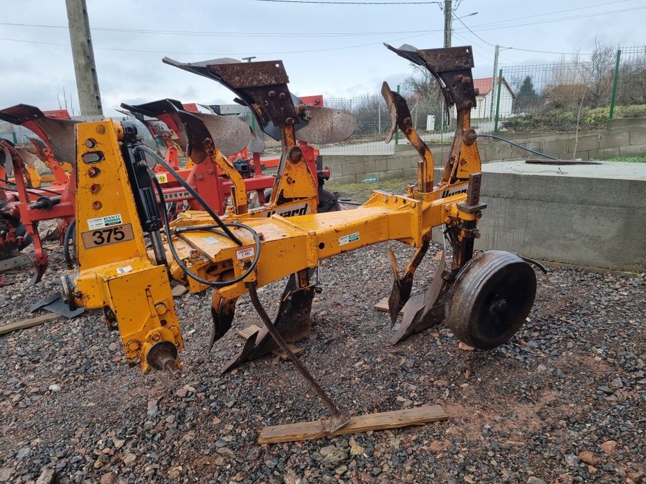 Plug Reversibil Huard 375 2 brazde Chiesd • OLX.ro