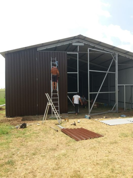 Vand hale metalice si ferme metalice din profil ipe 200 acoperită cu ...