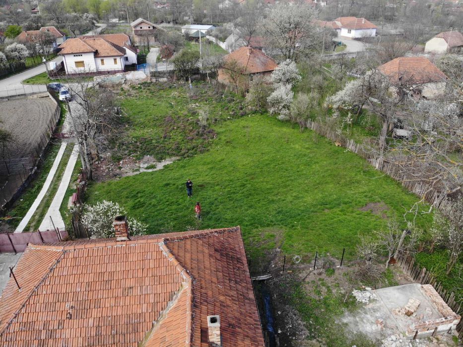 Teren intravilan Livadia de sub Coasta,com Baru,Hunedoara Livadia • OLX.ro