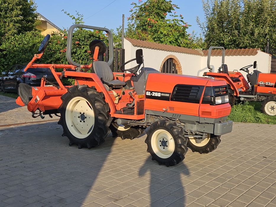 Tractoras minitractor 4x4 kubota 26cai inversor Botosani • OLX.ro