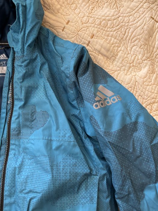 Geaca Adidas, 4-5 ani, climaproof, waterproof Bucuresti Sectorul 5 • OLX.ro
