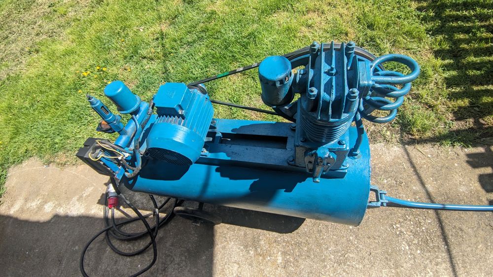 Compresor aer Ecr 350 Romanesc ( bijuterie din anii 90) Campina • OLX.ro