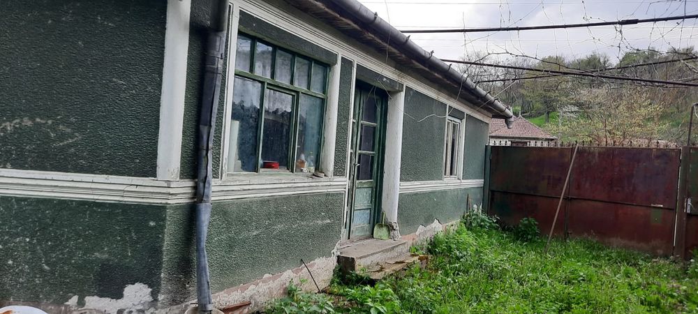 Vând casa la tara Homorod • OLX.ro