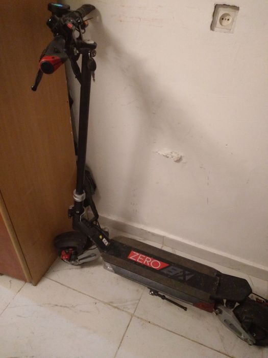 Trotineta zero 8x Bucuresti Sectorul 4 • OLX.ro