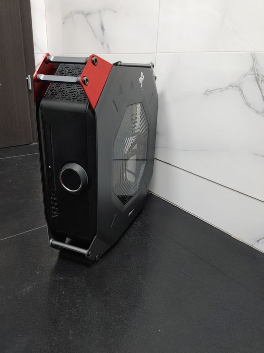 Carcasa itx Gaming ASRock M8 BMW Display OLED Model rar găsit SFX PSU ...