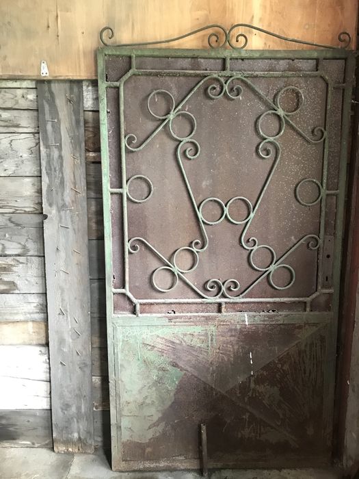 Vand poarta intrare curte Petrosani • OLX.ro