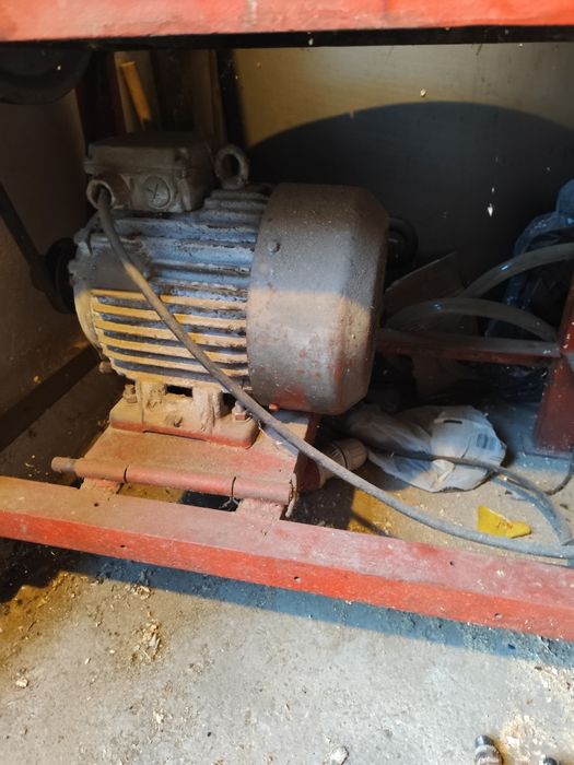 Despicator (crapator) lemne trifazic Brasov • OLX.ro