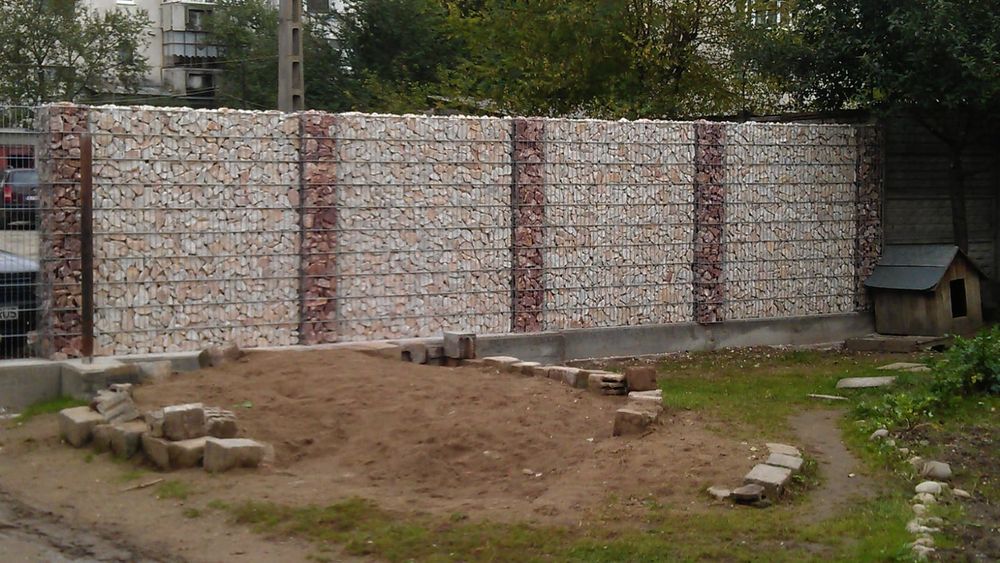 Bolovani ornamentali piatra naturala amenajare gradina decorativa Cluj ...