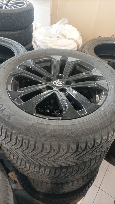 Jante OEM Toyota Rav4 18 anv iarna Albesti • OLX.ro