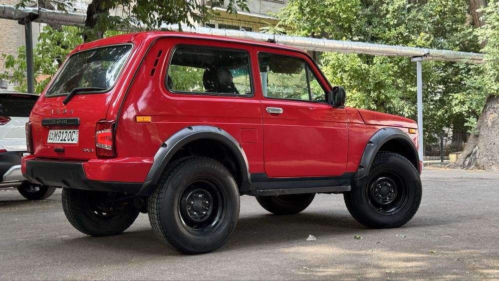 Lada Niva 2121: 3 000 у.е. - ВАЗ Ташкент на Olx