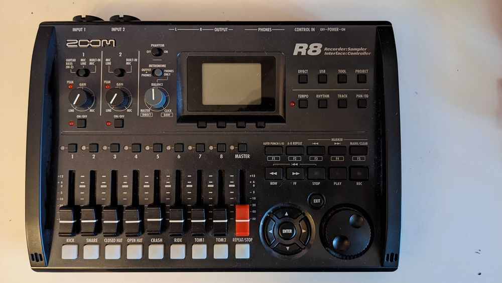 Zoom R8 - Recorder/Interface/Controller/Sampler -Studio Portabil Iasi ...