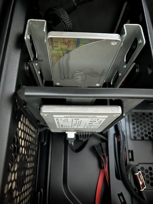 Vand sistem pc Zalman Z3, kit i7 4790 k, sursa Corsair RM 850 x, ssd ...