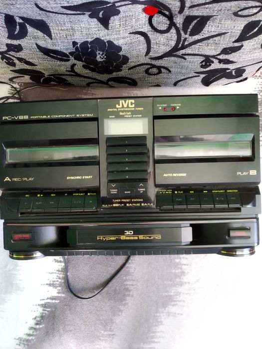 Vând radiocasetofon jvc vintage Fagaras • OLX.ro