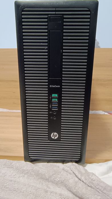 Vând 2 calculatoare +monitor Zalau • OLX.ro