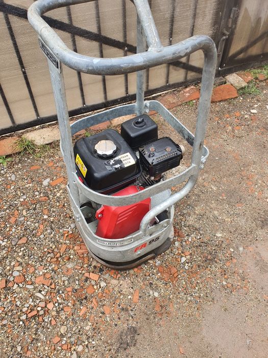 Motosapa elicopter beton compactor schela picamer betoniera inchiriez ...