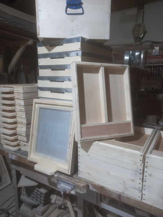 Stupi albine, stupi verticali, stupi orizontali, stupi pavilion,nuclee ...