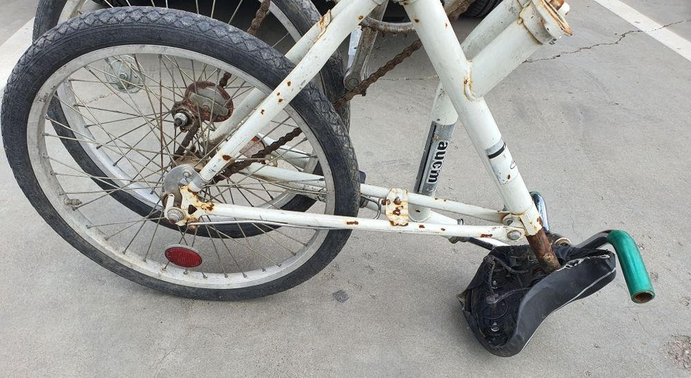 Bicicleta bulgareasca/ruseasca pliabila veche, cu neajunsuri estetice ...